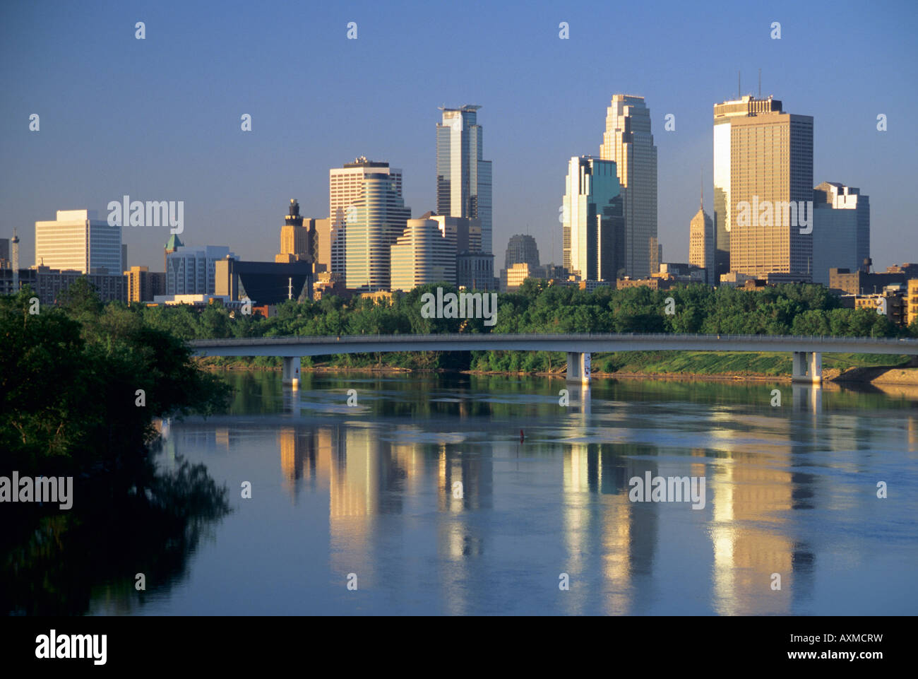 SKYLINE OF MINNEAPOLIS, MINNESOTA AND THE MISSISSIPPI RIVER AT SUNRISE ...