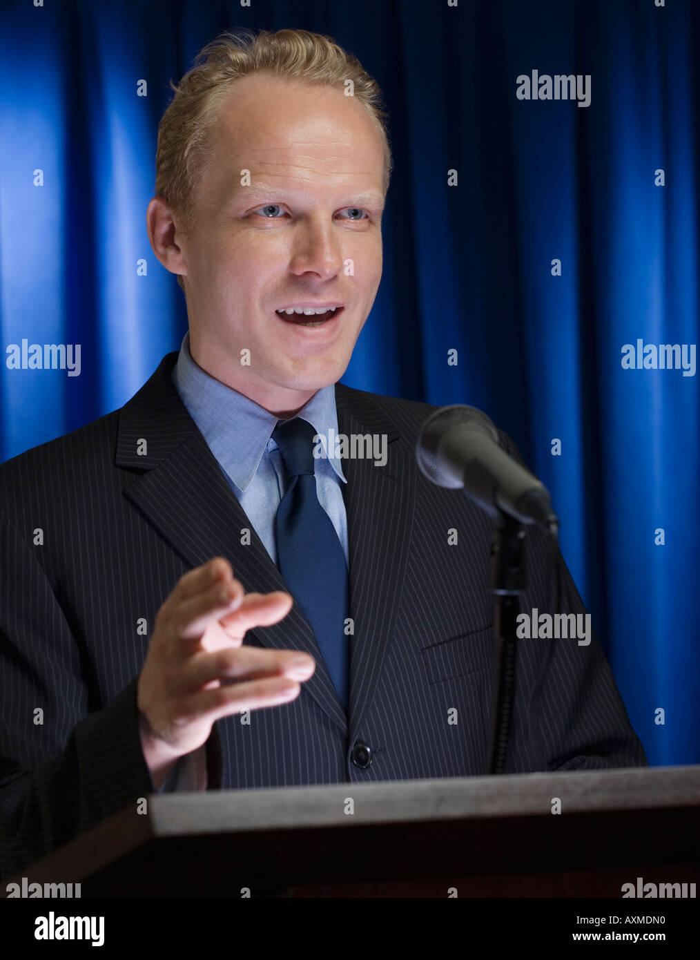 Man gesture podium hi-res stock photography and images - Alamy