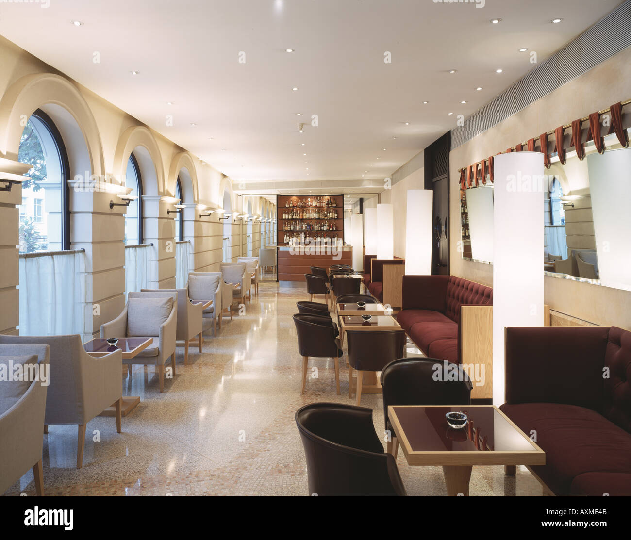 Inside luxury hotel bar cafe hi-res stock photography and images - Alamy