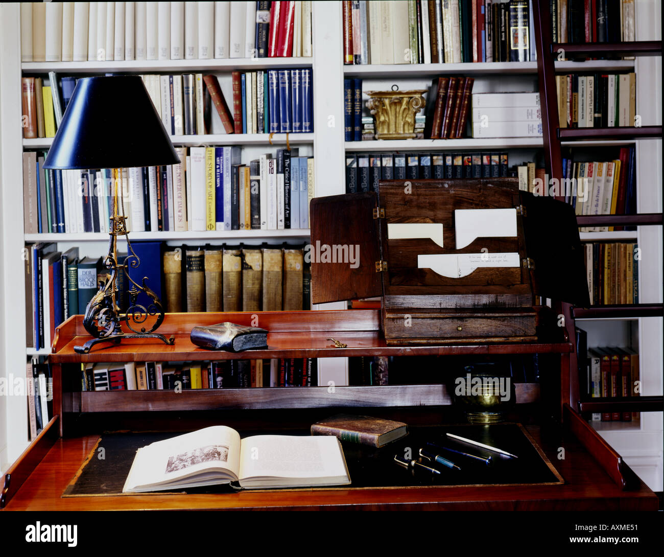 Private paper hi-res stock photography and images - Alamy