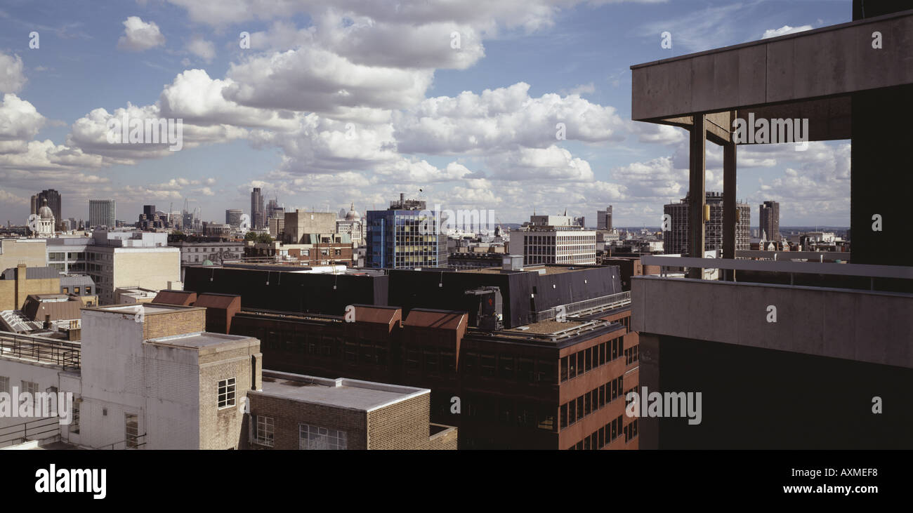 Eye level shots hi-res stock photography and images - Alamy