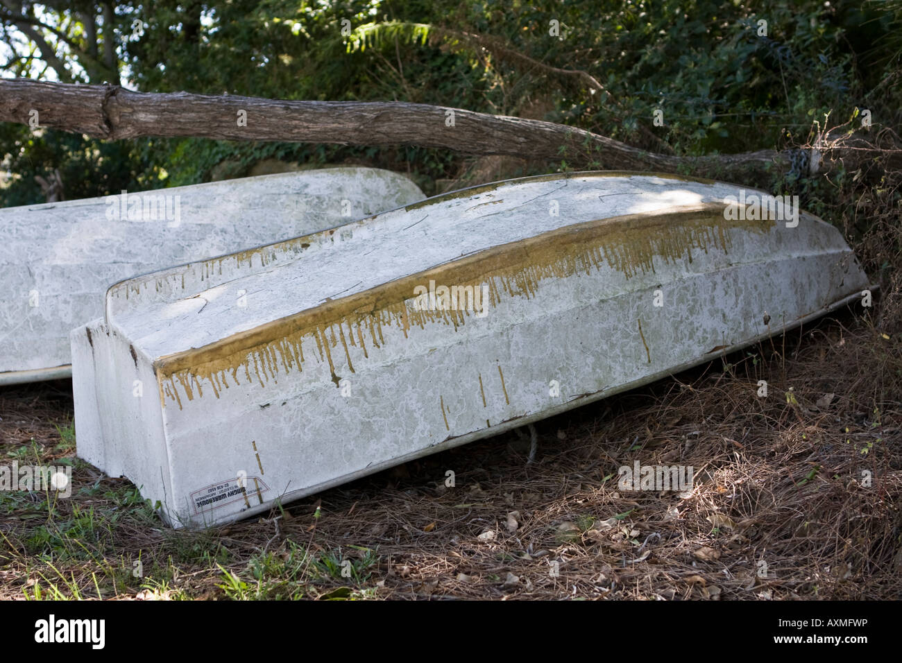 Upturned boats on shore hi-res stock photography and images - Alamy