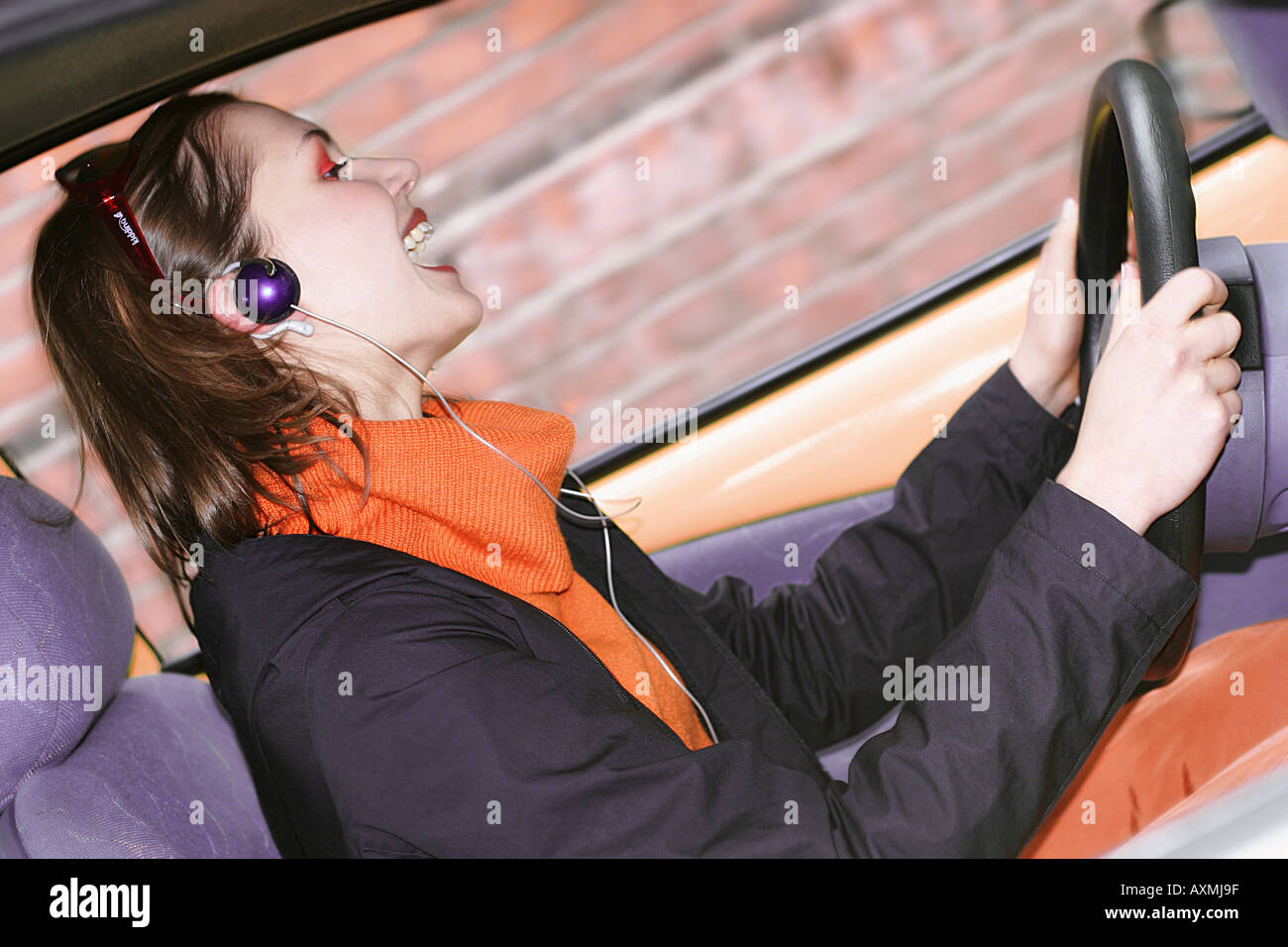 Listning to music hi-res stock photography and images - Alamy