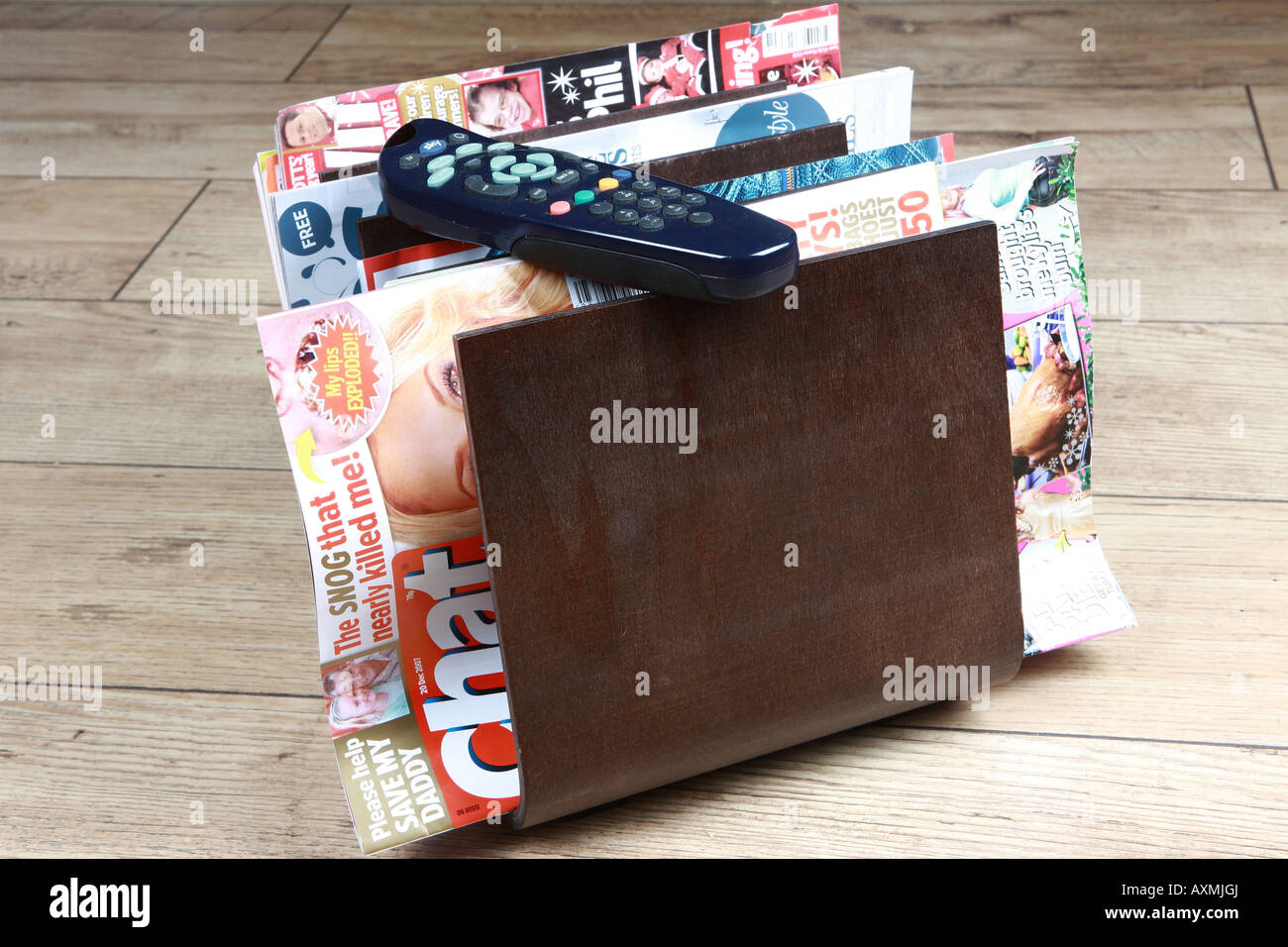 Magazine rack hi-res stock photography and images - Alamy