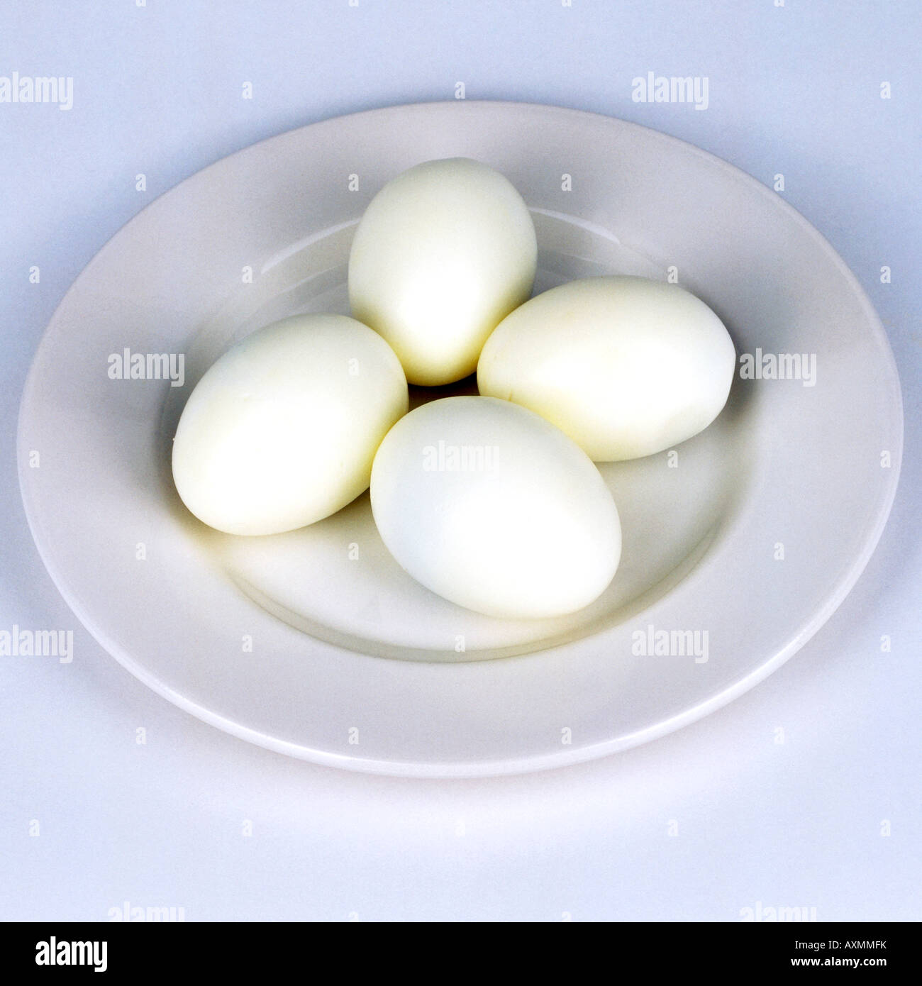 Sliced hard boiled eggs hi-res stock photography and images - Alamy