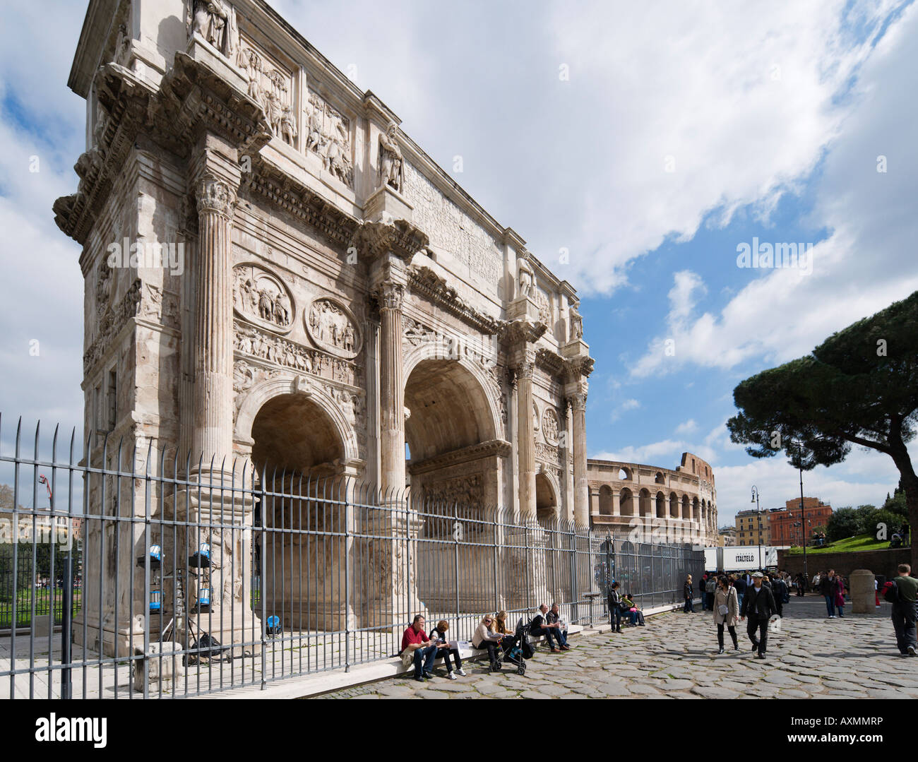 Marble arch rome hi-res stock photography and images - Alamy