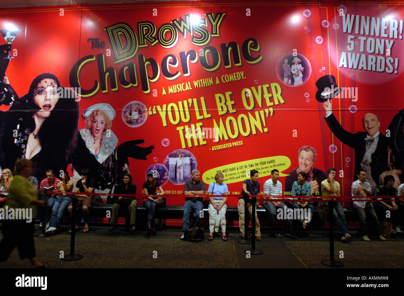 Tkts times square ticket booth hi-res stock photography and images - Alamy