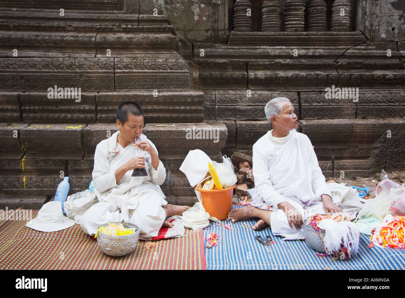 Two faithful women hi-res stock photography and images - Alamy