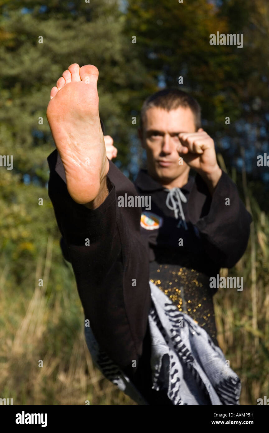 a kick in pencak silat style where the foot is the only sharp part ...