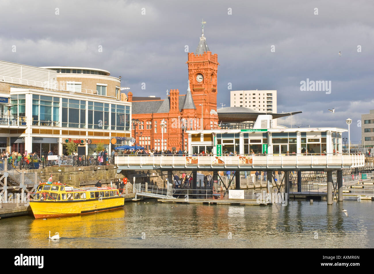 Cardiff harbour area hi-res stock photography and images - Alamy