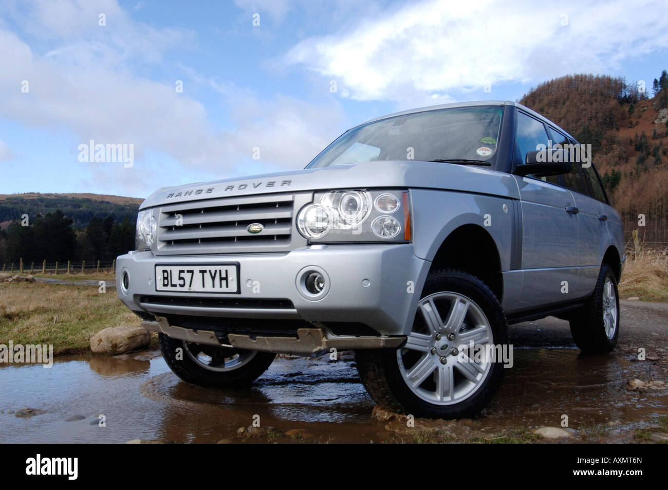 Land Rover 4 x 4 experience driving in Dunkeld Scotland Stock Photo - Alamy