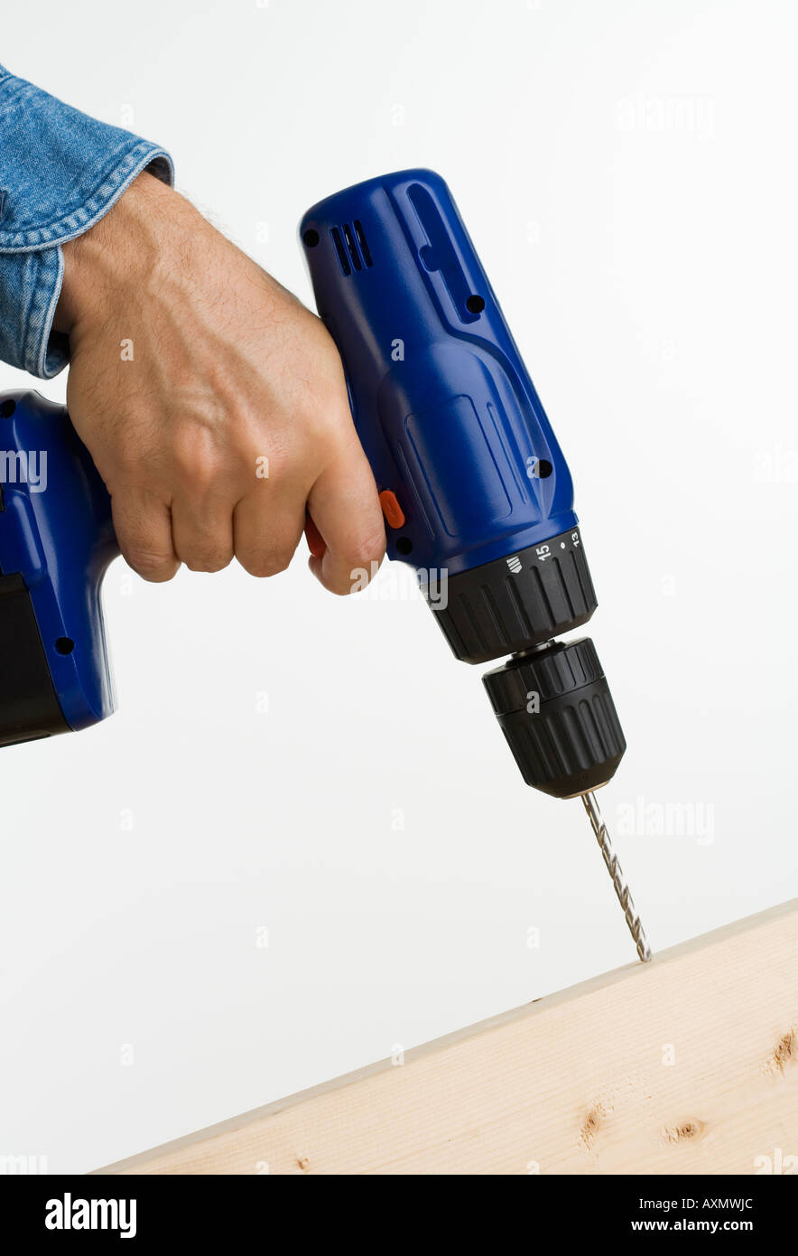 Using cordless drill hi-res stock photography and images - Alamy