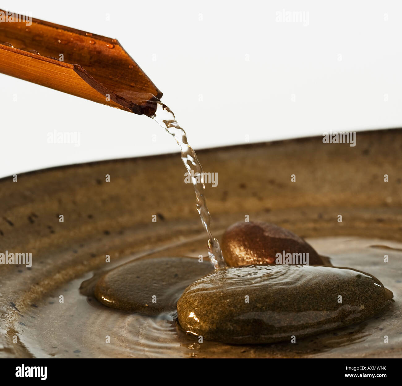 Pouring overflowing spilling hi-res stock photography and images - Alamy