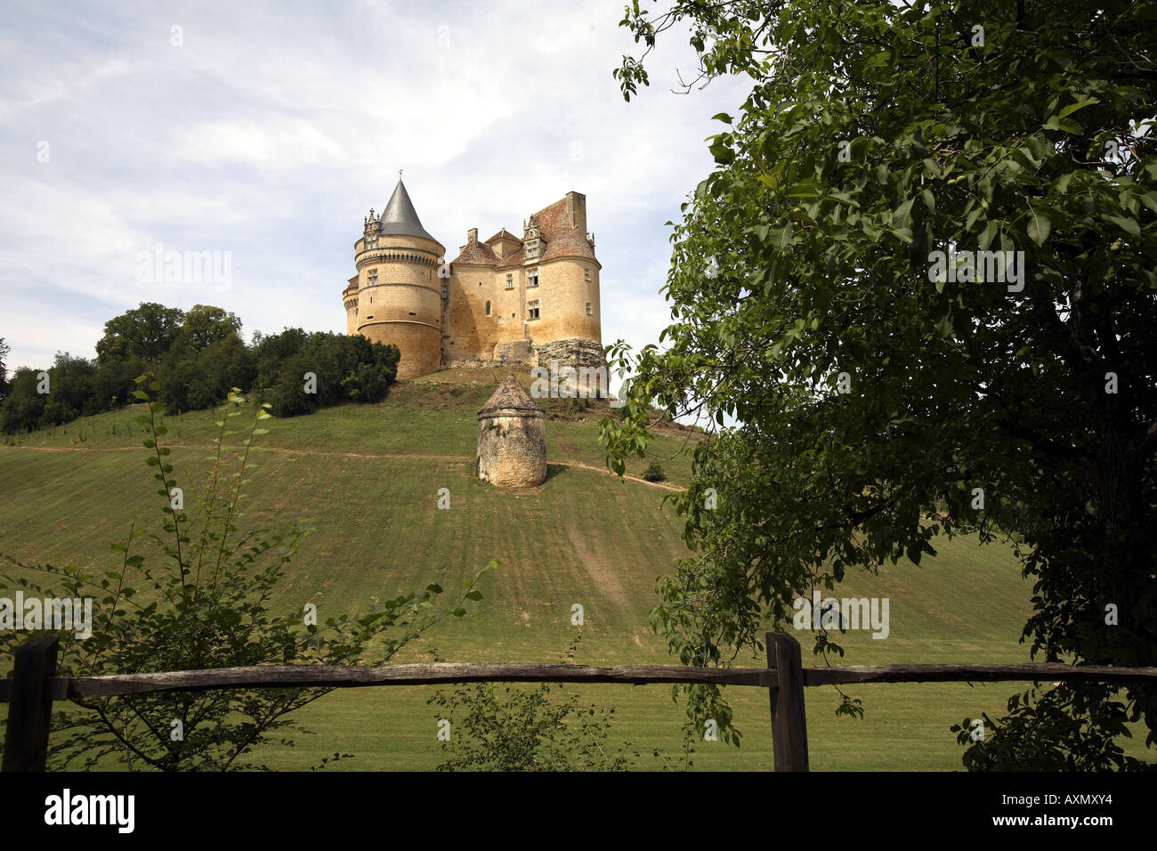 FRANCE DORDOGNE CHATEAU DE BANNE Stock Photo - Alamy