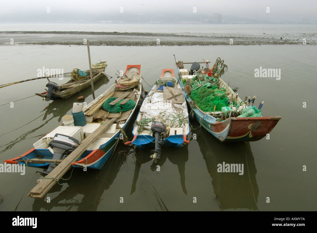 Taiwanese fishing vessel hi-res stock photography and images - Alamy