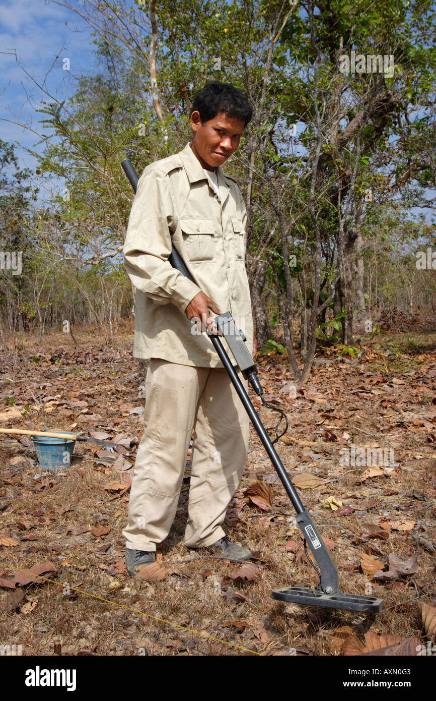 Landmine clearing hi-res stock photography and images - Alamy