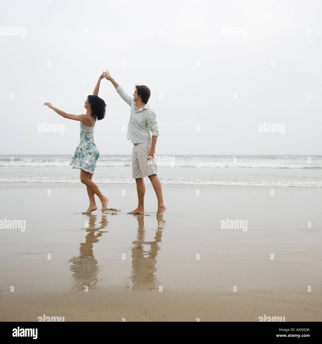Dancing couple stepping hi-res stock photography and images - Alamy