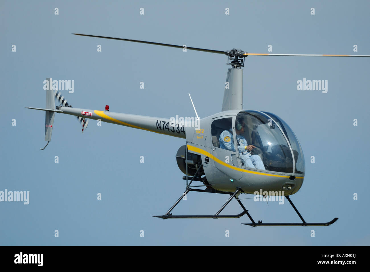 R 22 helicopter hi-res stock photography and images - Alamy