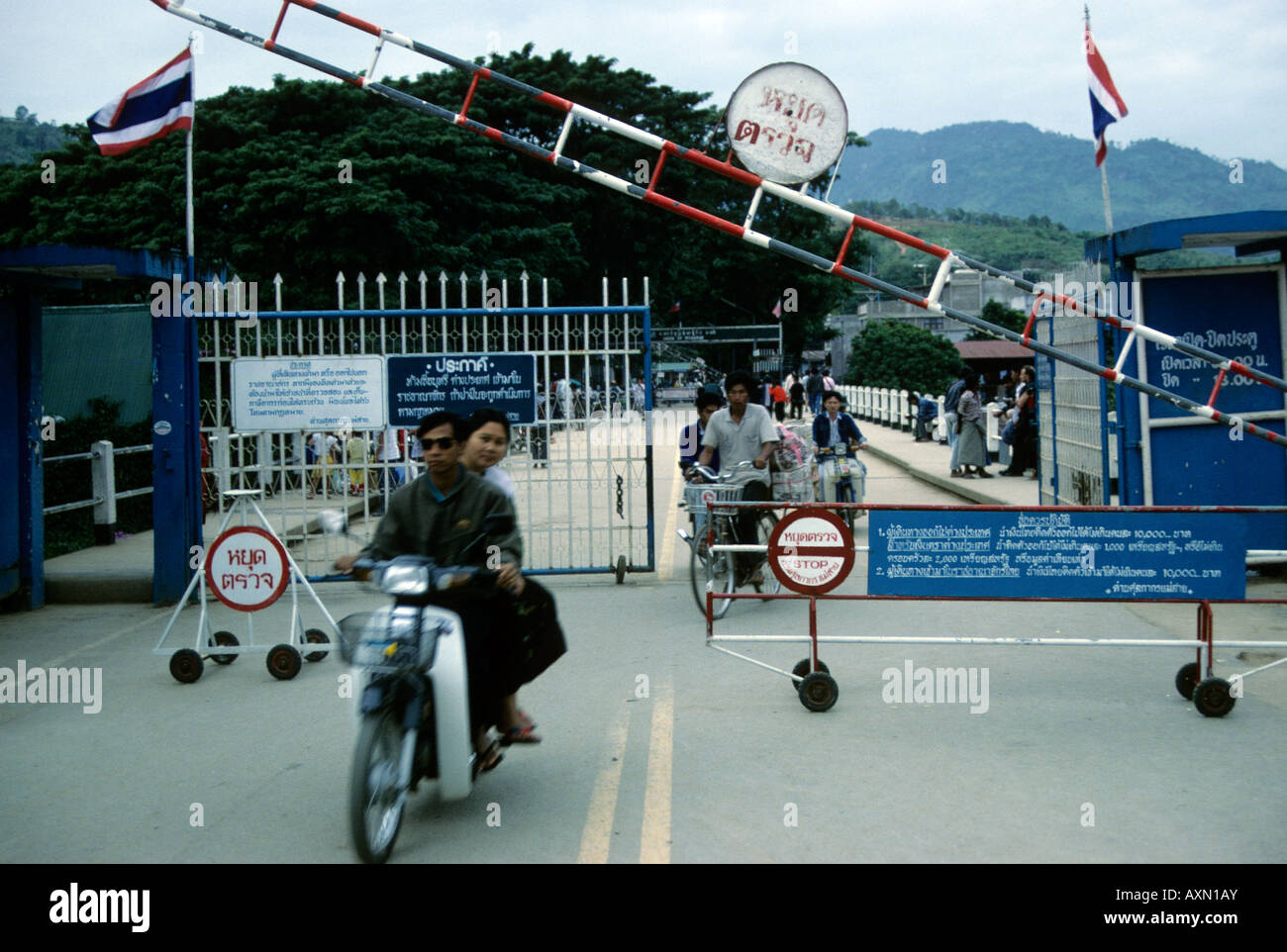 border crossing thailand burma Stock Photo - Alamy