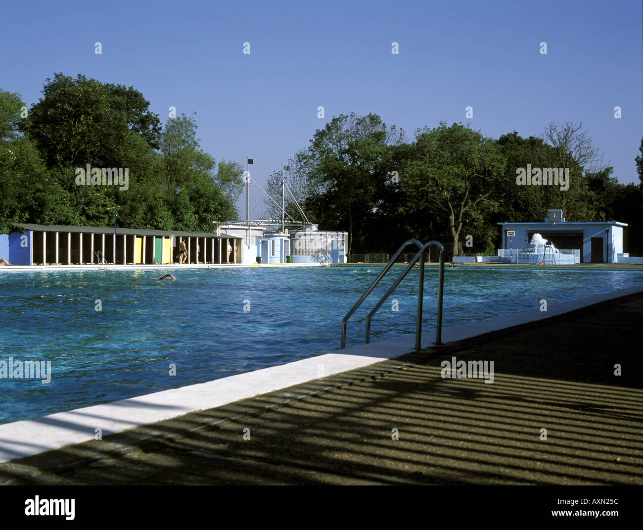 Tooting bec lido hi-res stock photography and images - Alamy
