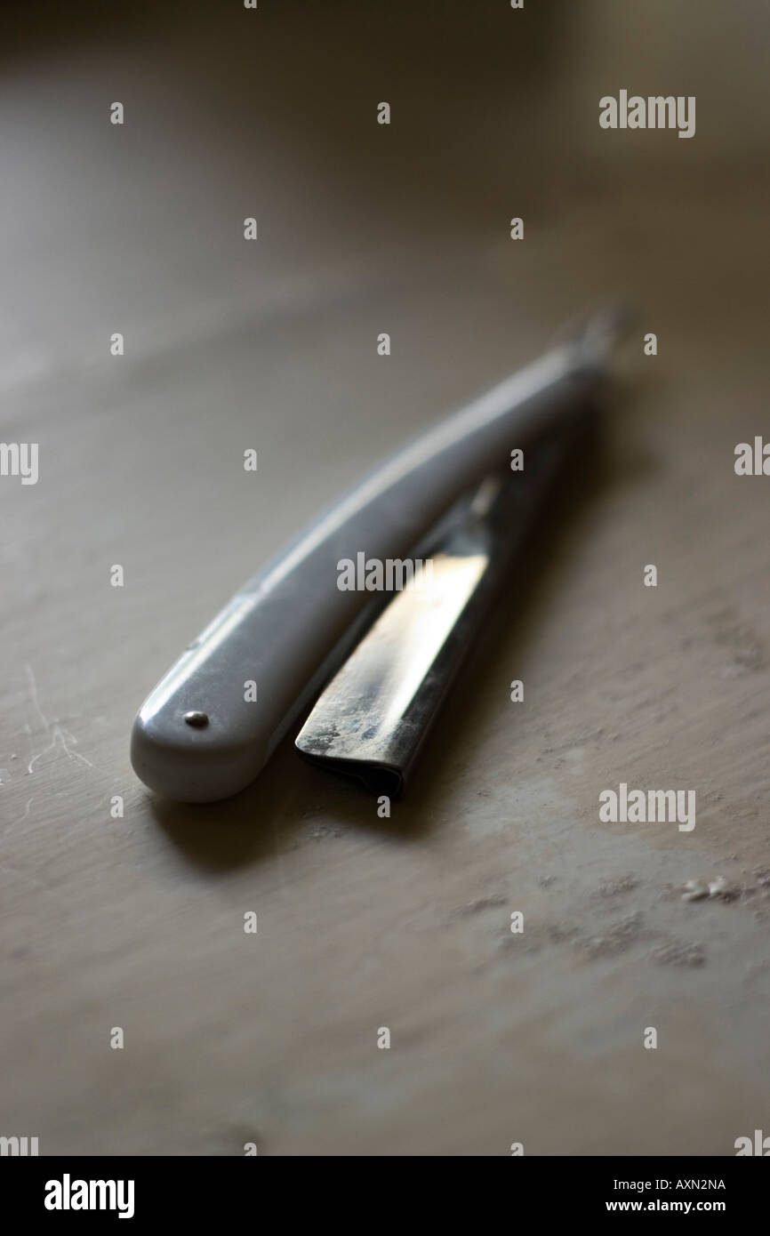 a straight razor Stock Photo - Alamy