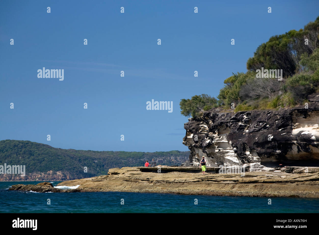 Green Point at the southerly end of pearl Beach on Sydney's central ...