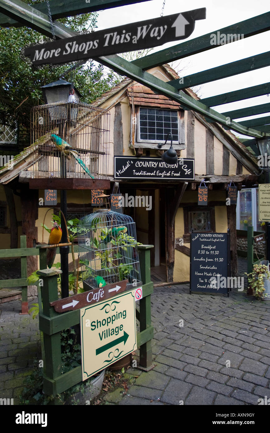 English country pub exterior hi-res stock photography and images - Alamy