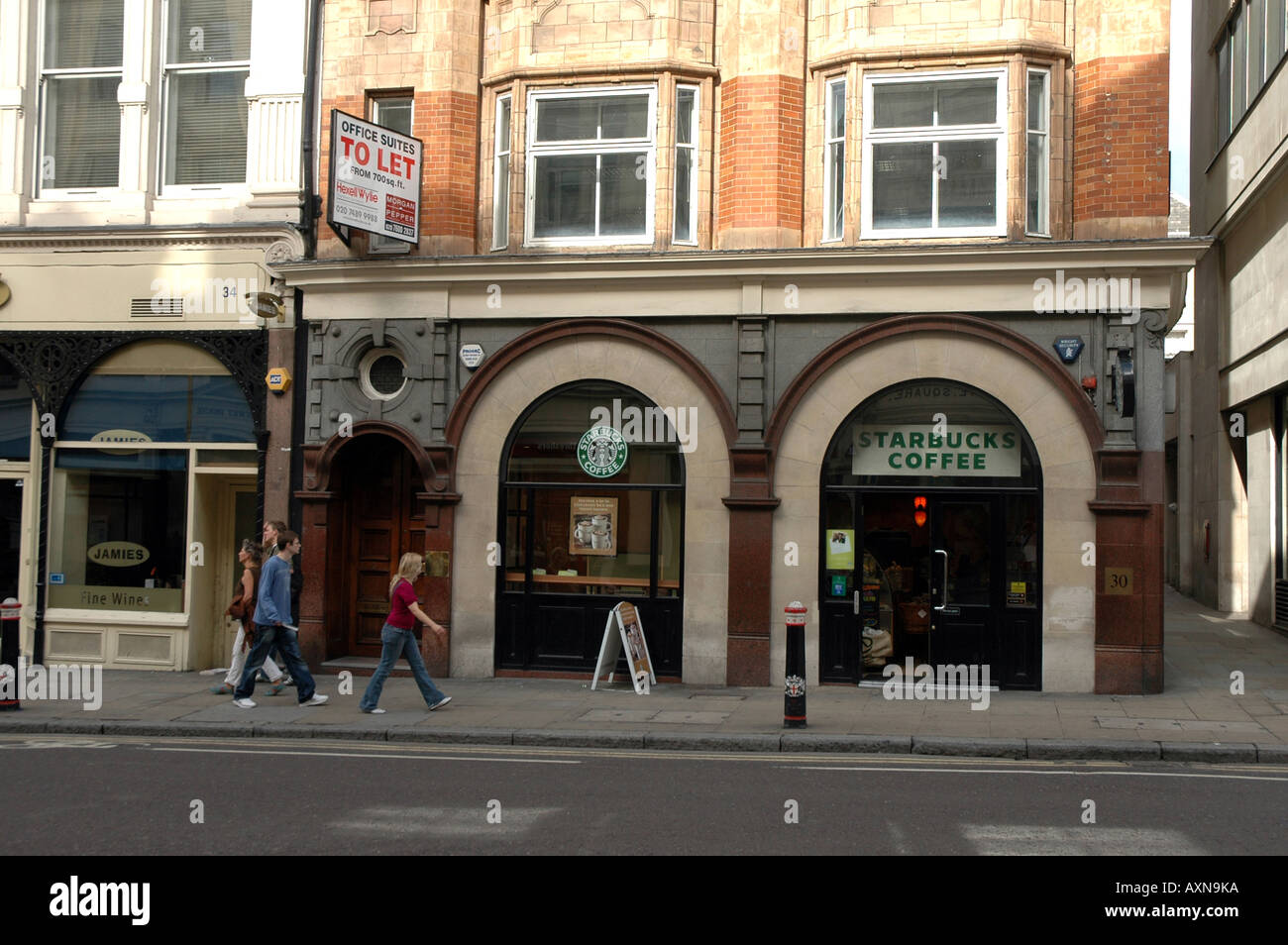 Caf starbucks hi-res stock photography and images - Alamy