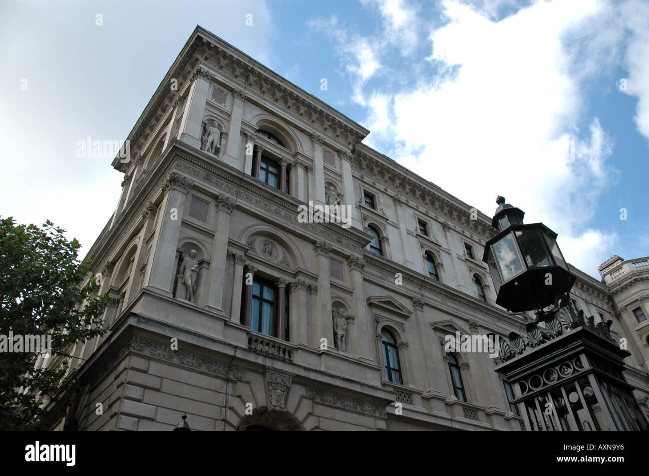 Foreign office building whitehall hi-res stock photography and images ...