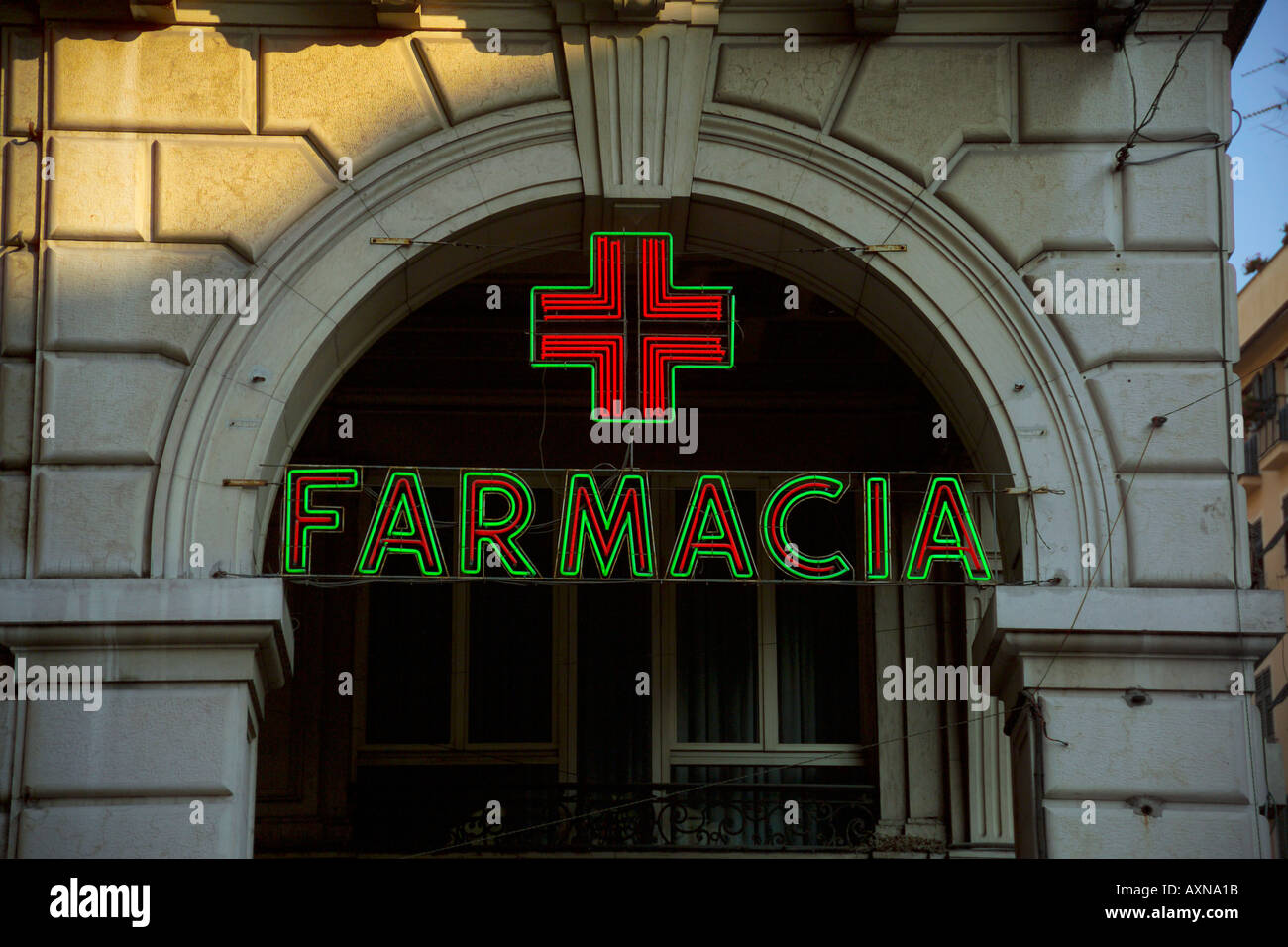 Shoppers pharmacy hi-res stock photography and images - Alamy