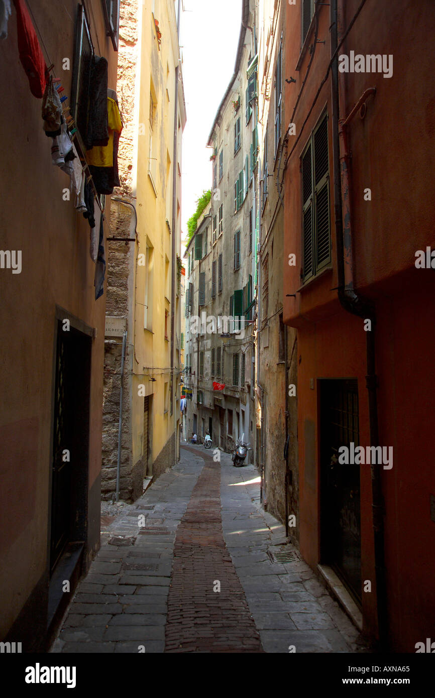 Streets of genova hi-res stock photography and images - Alamy