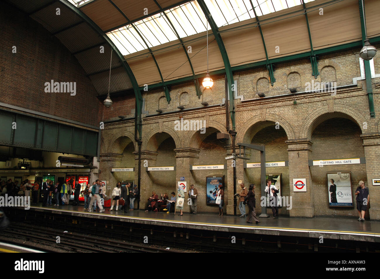 Notting hill gate station hi-res stock photography and images - Alamy