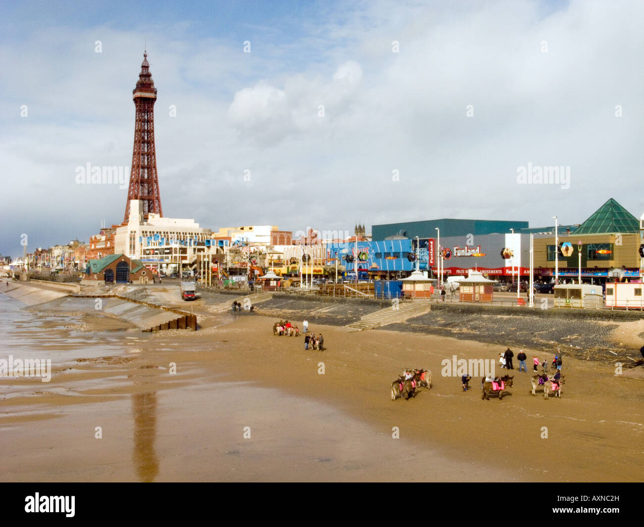 The beach and tower, Blackpool Stock Photo - Alamy