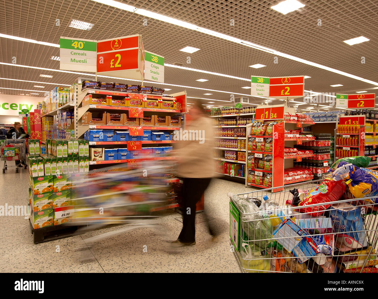 Tesco shopping trolley vegetables hi-res stock photography and images ...