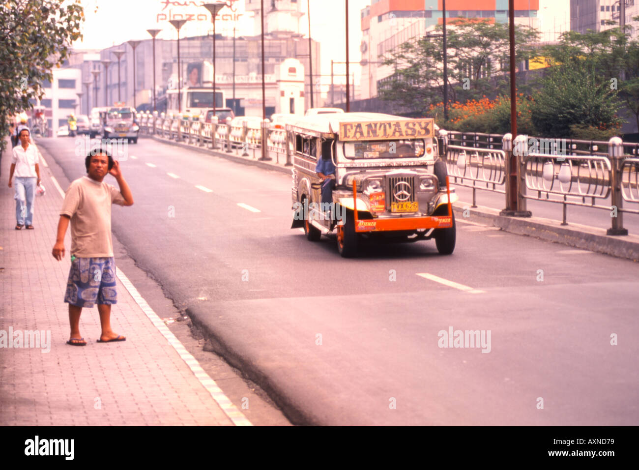 A street scene in Manila Philippines Stock Photo - Alamy