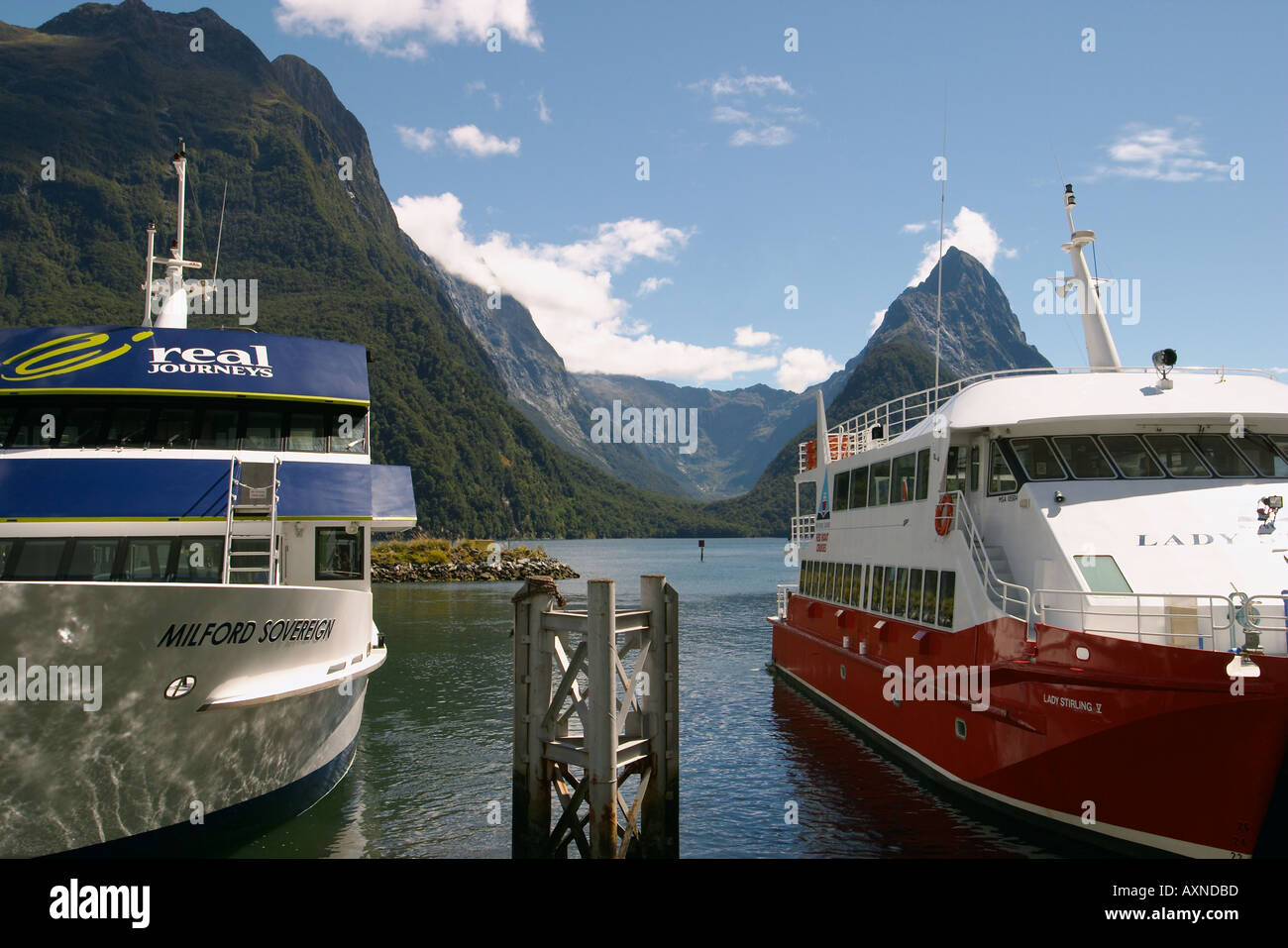 NEW ZEALAND Milford Sound Two tour boats docked one of wettest places ...
