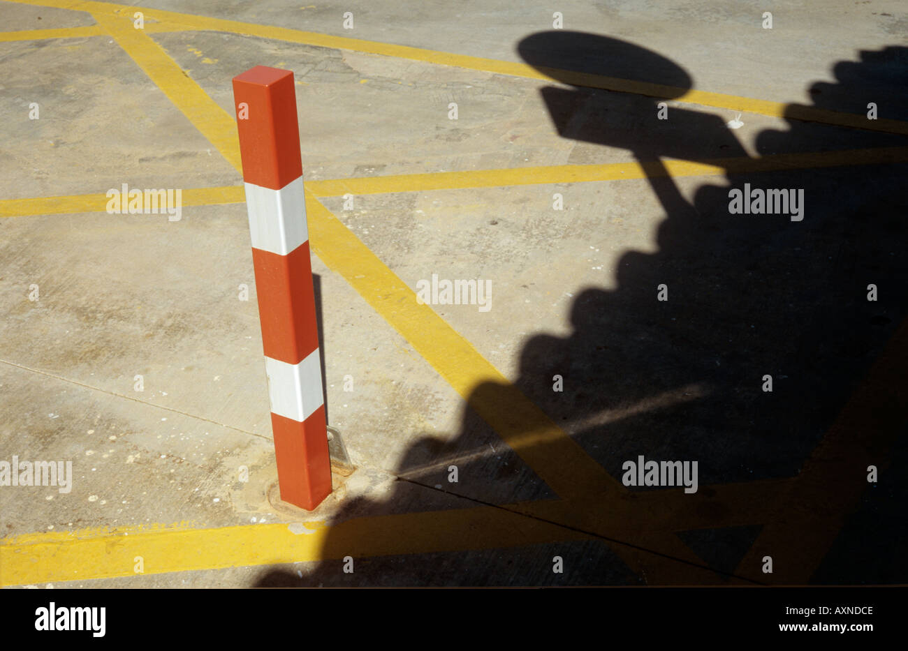 Keep clear road markings hi-res stock photography and images - Alamy