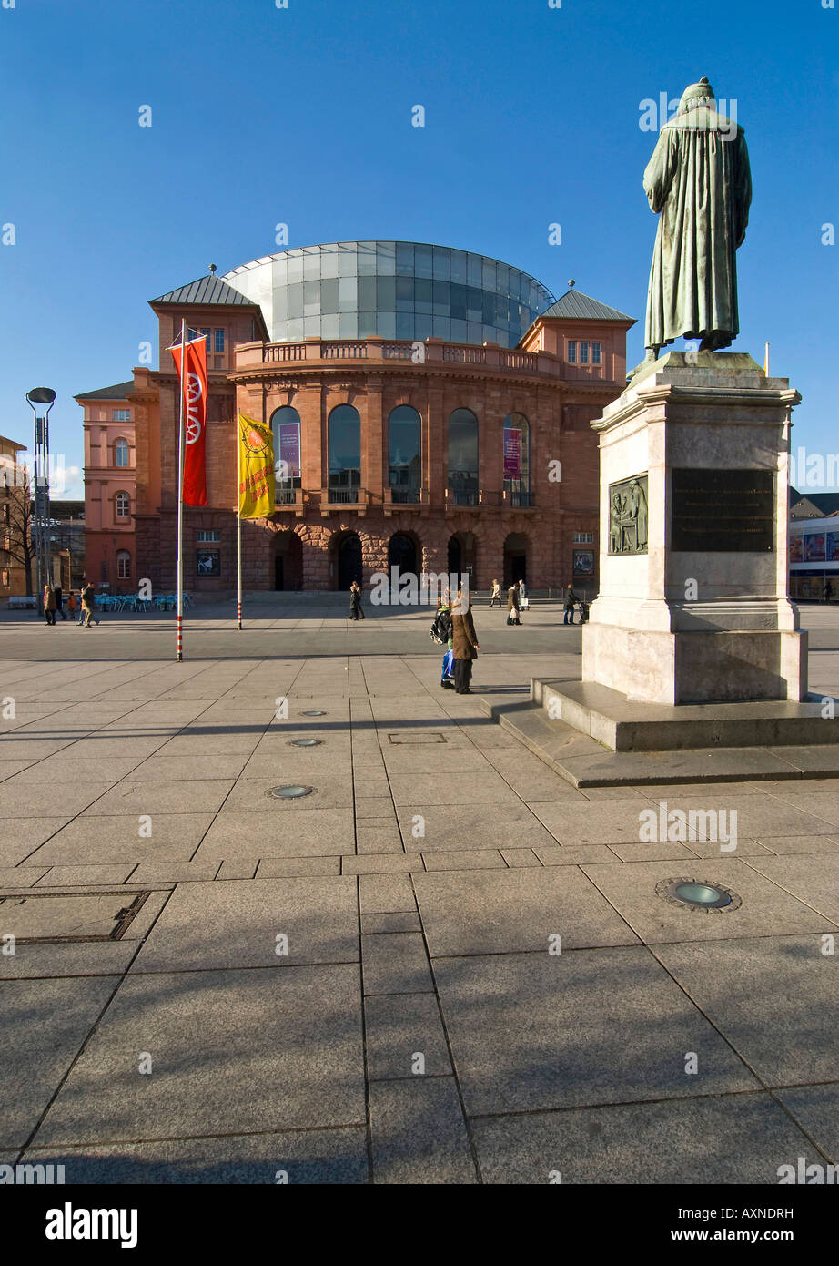 The statue of Johannes Gutenberg opposite the theatre in Mainz/Germany ...