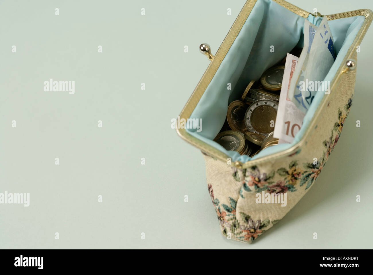 Purse euro coins bills hi-res stock photography and images - Alamy