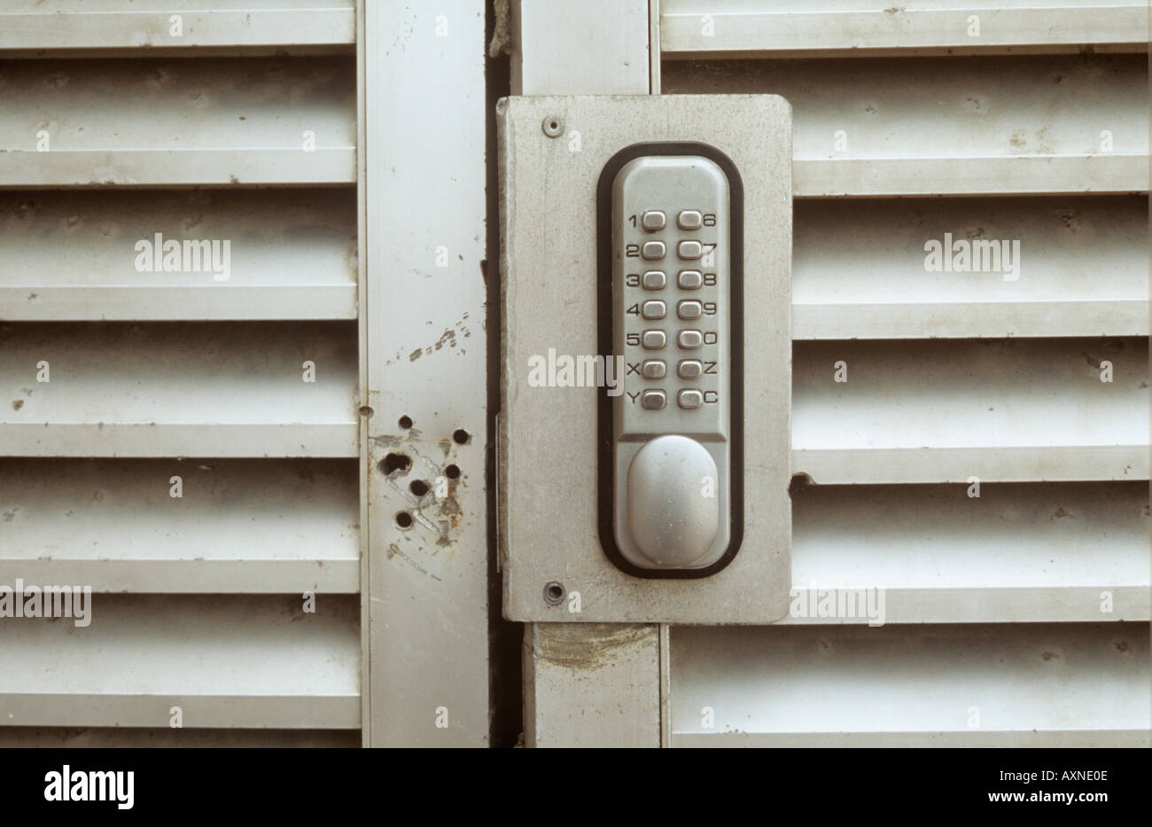 Louver doors hi-res stock photography and images - Alamy