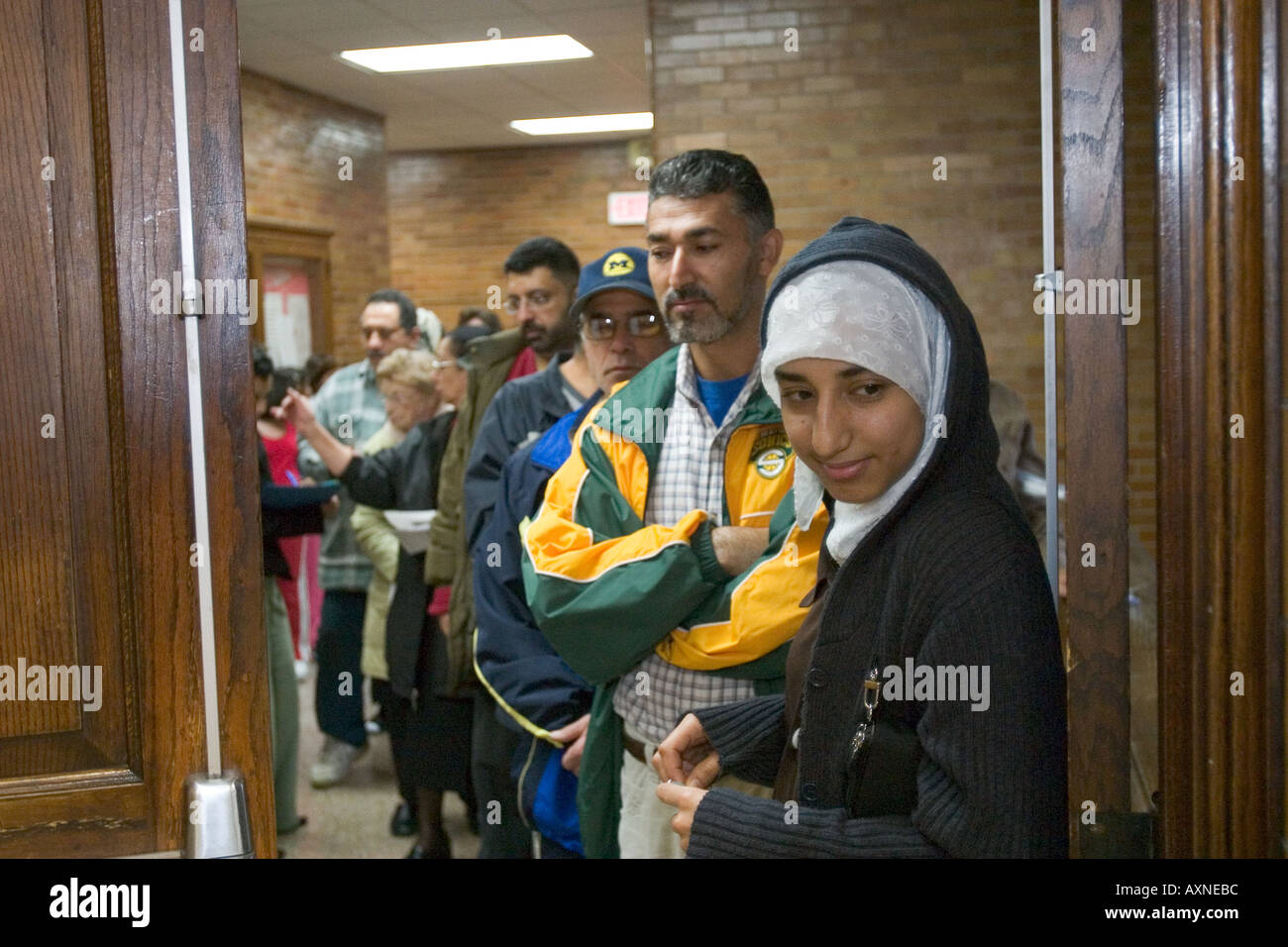 Women in line to vote hi-res stock photography and images - Alamy