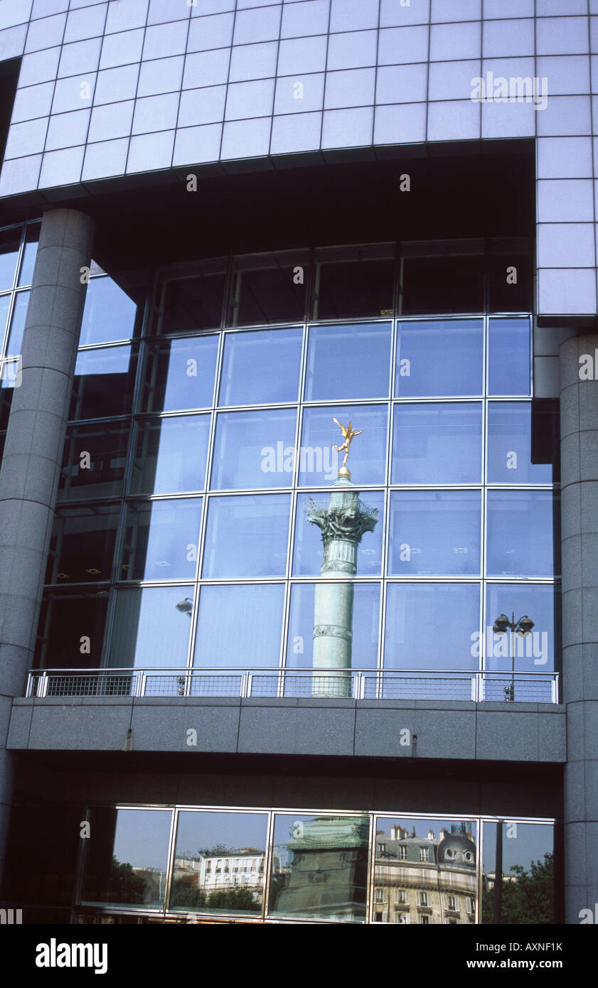 Opera Modern glass building Reflection of monument to fall of la ...