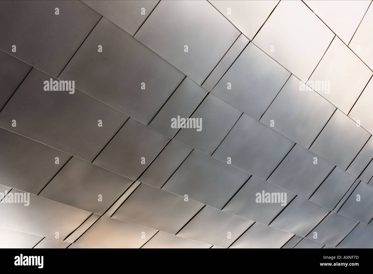 ARCHITECTURE Chicago Illinois Stainless steel panels on BP Bridge ...