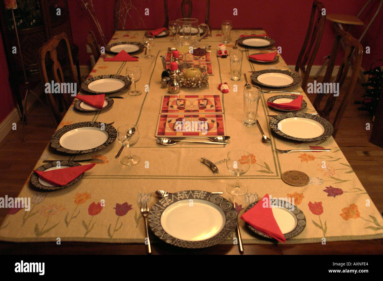 Dining table food hi-res stock photography and images - Alamy