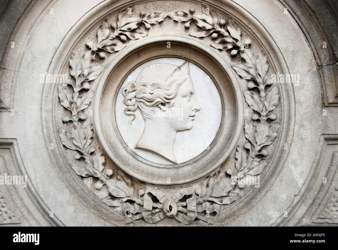 Queen victoria head hi-res stock photography and images - Alamy