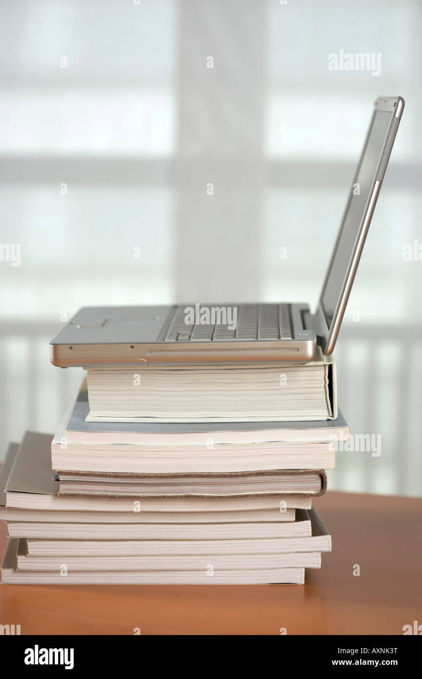 Laptop And Books High Resolution Stock Photography and Images - Alamy