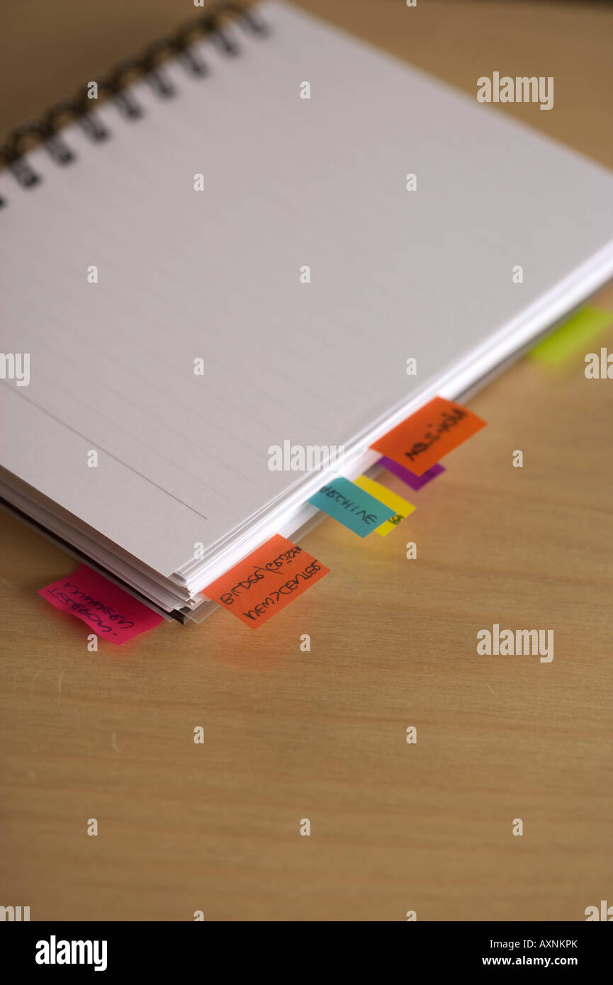 Self adhesive notes notepad hi-res stock photography and images - Alamy