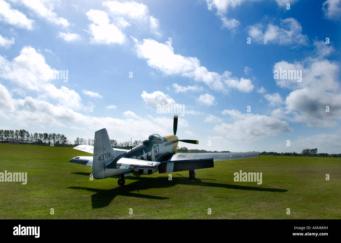 North American P-51D Mustang fighter plane second world war WWII under ...
