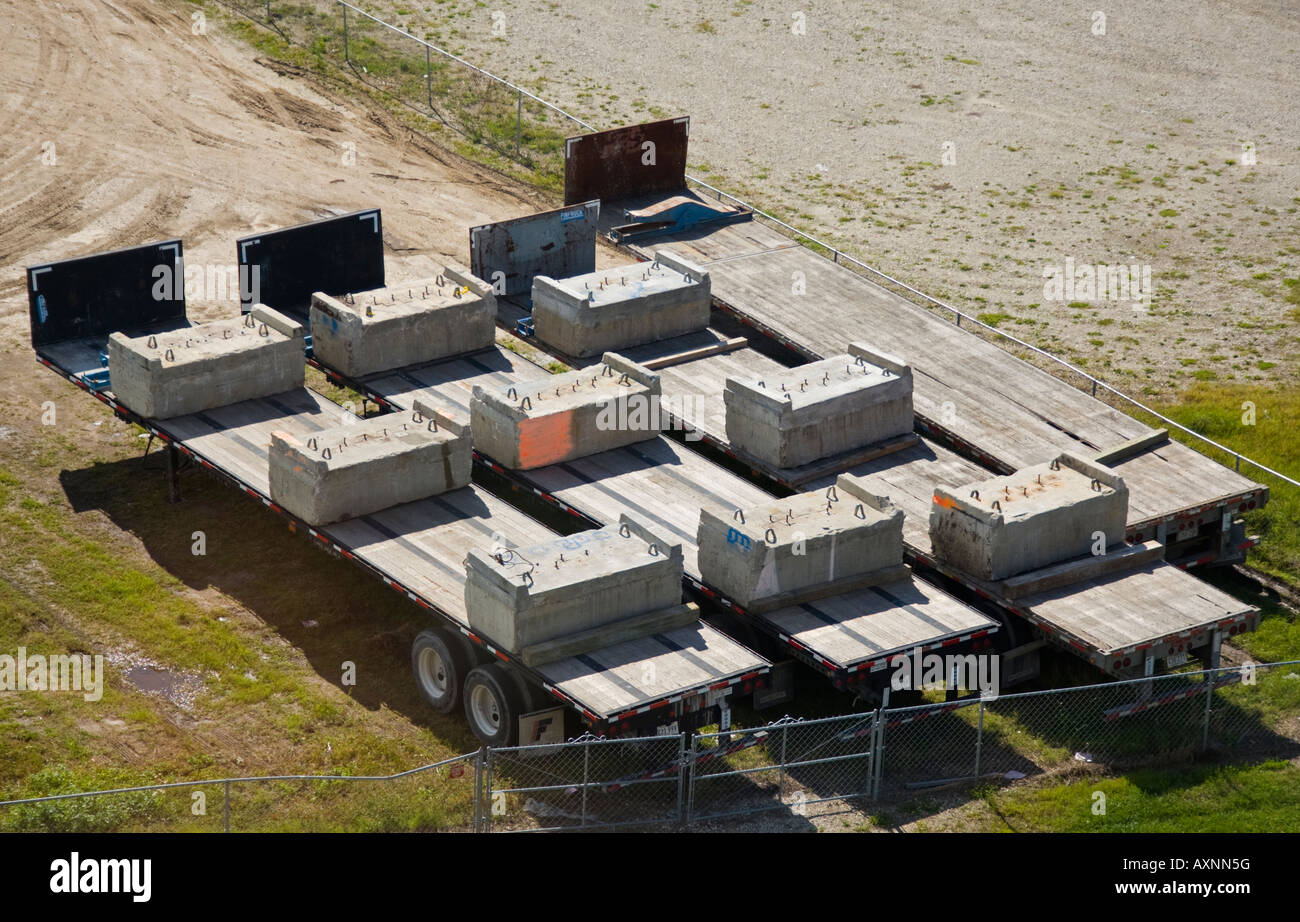 Truck carrying heavy load hi-res stock photography and images - Alamy