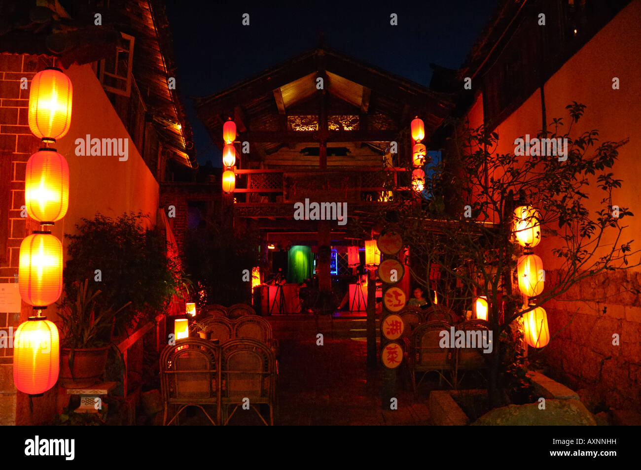 Night scene of Lijiang street. Lijiang, Yunnan, China Stock Photo - Alamy